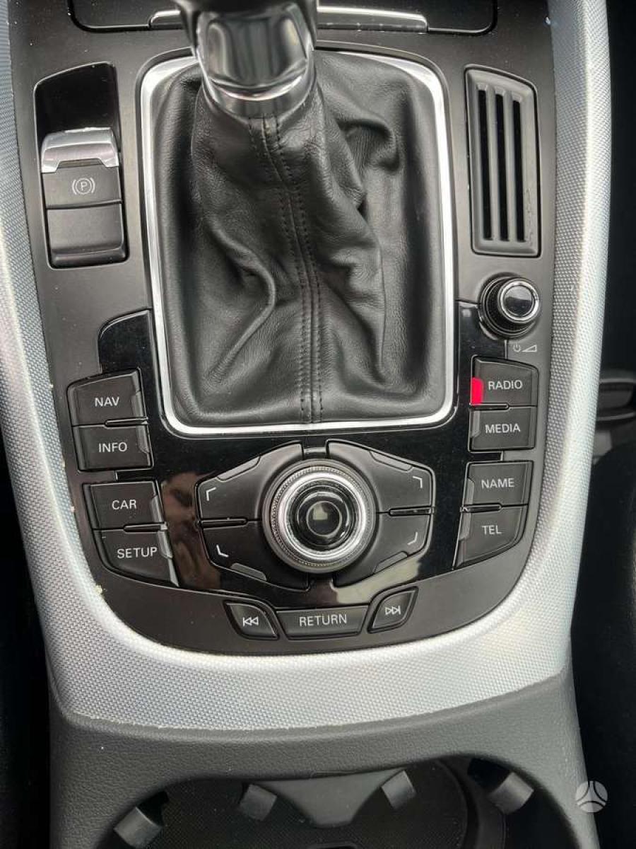 Melns Audi Q5 2010 Tauragė, ar dzinēja tilpumu 2.00 L un nobraukumu 269 tūkst. km par 8400 €, foto 27 vietnē AUTOMOTO.COM.LV