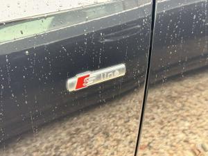 Black Audi Q5 2010 in Ukmerge, with an engine capacity of 1.97 L and mileage of 250 thousand km for 8950 €, photo 8 on AUTOMOTO.COM.LV