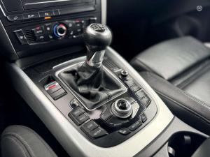 Black Audi Q5 2010 in Ukmerge, with an engine capacity of 1.97 L and mileage of 250 thousand km for 8950 €, photo 11 on AUTOMOTO.COM.LV