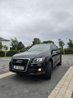 Melns Audi Q5 2010 Jelgava, ar dzinēja tilpumu 3.20 L un nobraukumu 165 tūkst. km par 6700 €, foto 3 vietnē AUTOMOTO.COM.LV