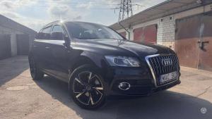 Melns Audi Q5 2010 Kauņa, ar dzinēja tilpumu 2.97 L un nobraukumu 335 tūkst. km par 10800 €, foto  vietnē AUTOMOTO.COM.LV
