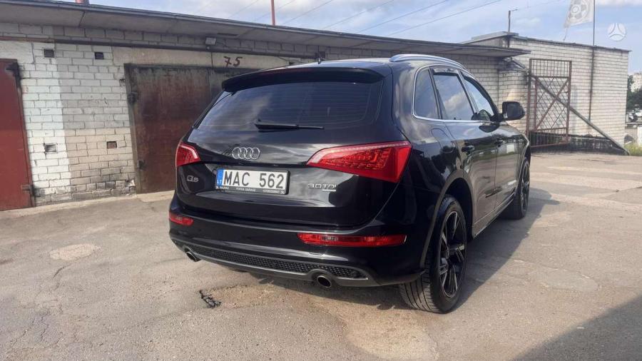 Black Audi Q5 2010 in Kaunas, with an engine capacity of 2.97 L and mileage of 335 thousand km for 10800 €, photo 4 on AUTOMOTO.COM.LV