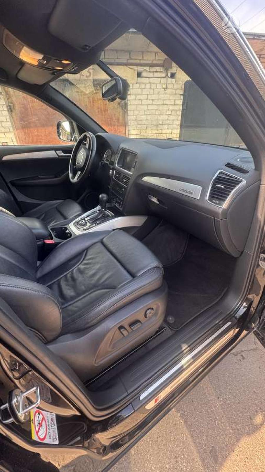 Black Audi Q5 2010 in Kaunas, with an engine capacity of 2.97 L and mileage of 335 thousand km for 10800 €, photo 10 on AUTOMOTO.COM.LV