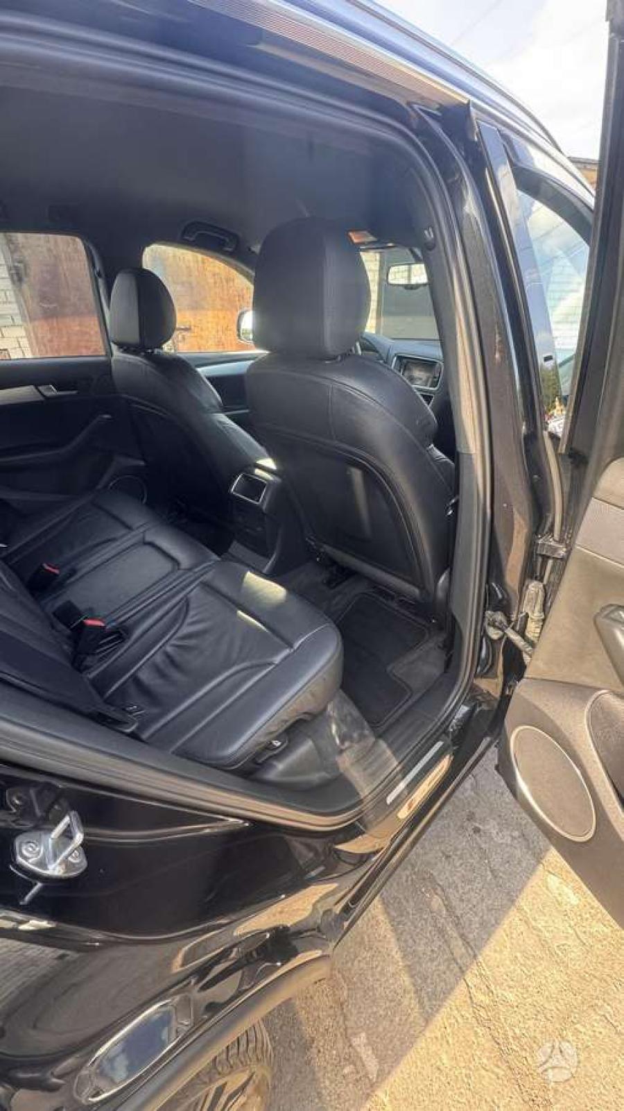 Black Audi Q5 2010 in Kaunas, with an engine capacity of 2.97 L and mileage of 335 thousand km for 10800 €, photo 11 on AUTOMOTO.COM.LV