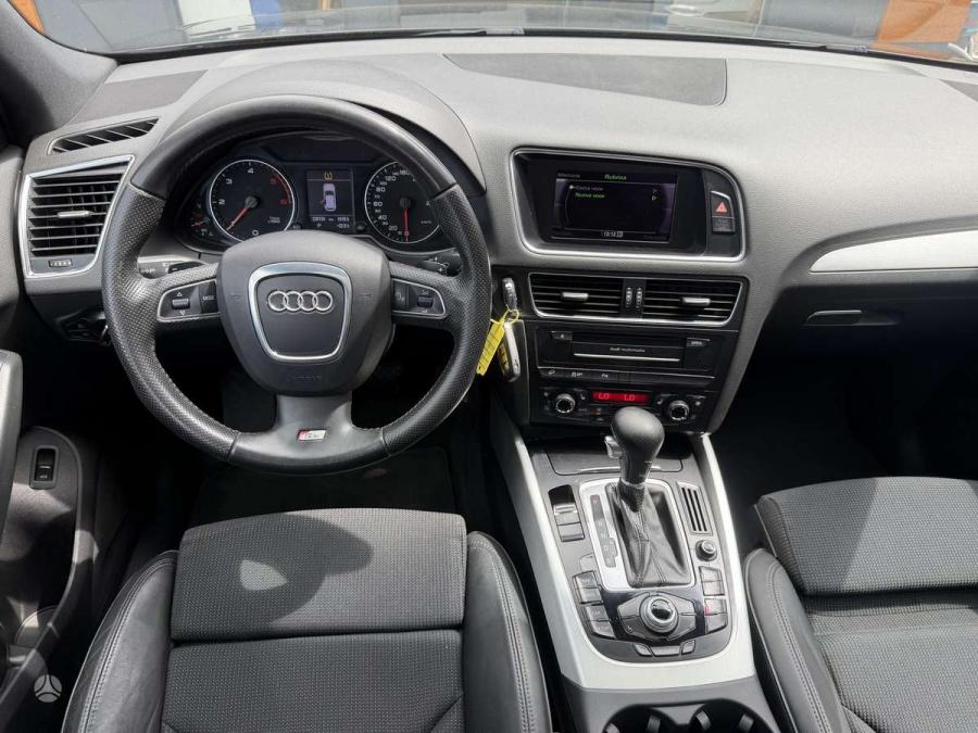 Melns Audi Q5 2010 Kauņa, ar dzinēja tilpumu 2.00 L un nobraukumu 229 tūkst. km par 9500 €, foto 16 vietnē AUTOMOTO.COM.LV