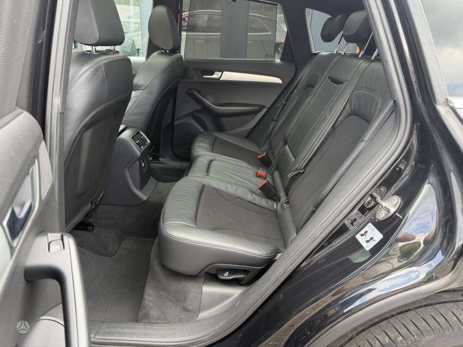 Melns Audi Q5 2010 Kauņa, ar dzinēja tilpumu 2.00 L un nobraukumu 229 tūkst. km par 9500 €, foto 32 vietnē AUTOMOTO.COM.LV
