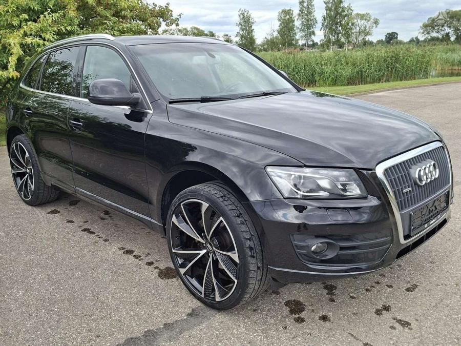 Black Audi Q5 2010 in Ukmerge, with an engine capacity of 1.98 L and mileage of 269 thousand km for 7950 €, photo 3 on AUTOMOTO.COM.LV
