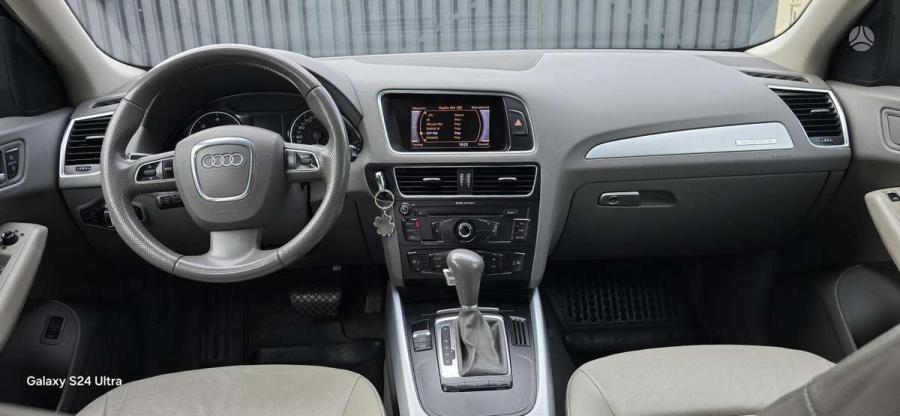 Melns Audi Q5 2010 Panevēža, ar dzinēja tilpumu 1.97 L un nobraukumu 285 tūkst. km par 8600 €, foto 12 vietnē AUTOMOTO.COM.LV
