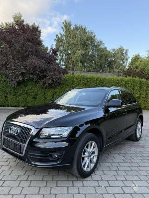 Melns Audi Q5 2010 Kaišiadorys, ar dzinēja tilpumu 1.97 L un nobraukumu 325 tūkst. km par 8600 €, foto 4 vietnē AUTOMOTO.COM.LV