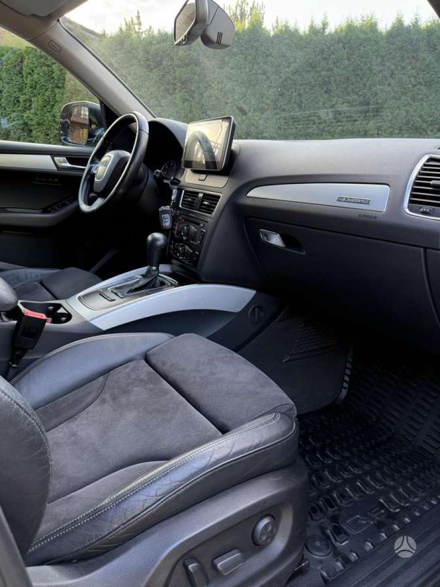 Melns Audi Q5 2010 Kaišiadorys, ar dzinēja tilpumu 1.97 L un nobraukumu 325 tūkst. km par 8600 €, foto 24 vietnē AUTOMOTO.COM.LV