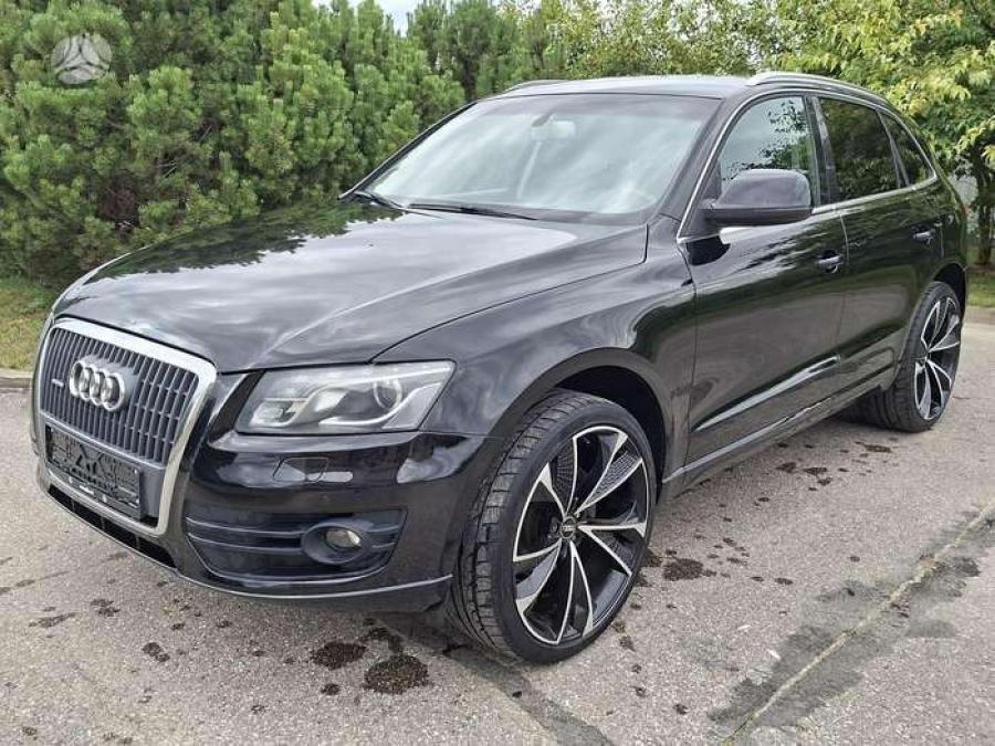 Black Audi Q5 2010 in Ukmerge, with an engine capacity of 1.98 L and mileage of 269 thousand km for 7500 €, photo 1 on AUTOMOTO.COM.LV
