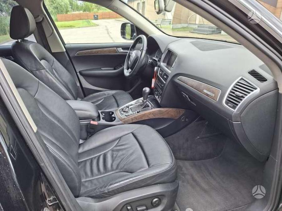 Black Audi Q5 2010 in Ukmerge, with an engine capacity of 1.98 L and mileage of 269 thousand km for 7500 €, photo 14 on AUTOMOTO.COM.LV