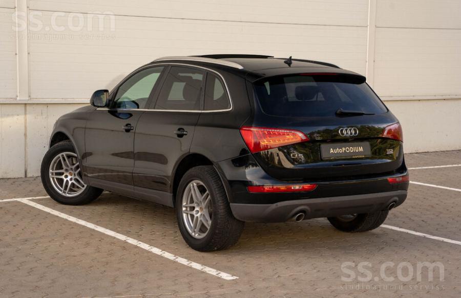 Black Audi Q5 2010 in Riga, with an engine capacity of 3.00 L and mileage of 219 thousand km for 10650 €, photo 4 on AUTOMOTO.COM.LV