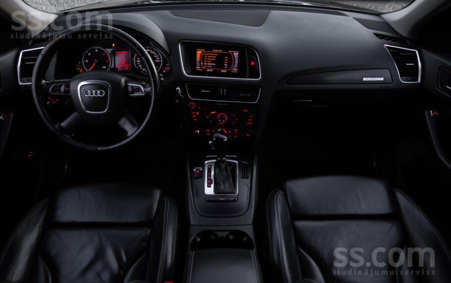 Melns Audi Q5 2010 Jelgava, ar dzinēja tilpumu 2.00 L un nobraukumu 353 tūkst. km par 10000 €, foto 11 vietnē AUTOMOTO.COM.LV
