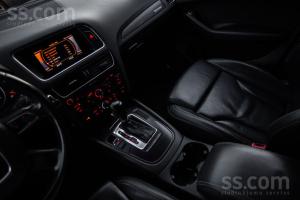 Melns Audi Q5 2010 Jelgava, ar dzinēja tilpumu 2.00 L un nobraukumu 353 tūkst. km par 10000 €, foto 12 vietnē AUTOMOTO.COM.LV