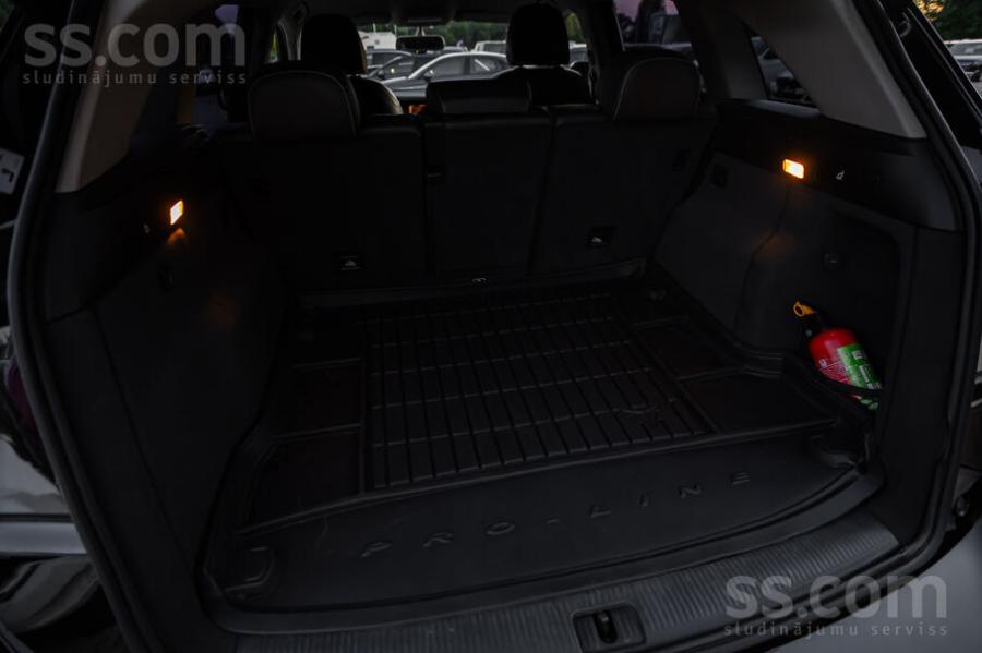 Melns Audi Q5 2010 Jelgava, ar dzinēja tilpumu 2.00 L un nobraukumu 353 tūkst. km par 10000 €, foto 28 vietnē AUTOMOTO.COM.LV