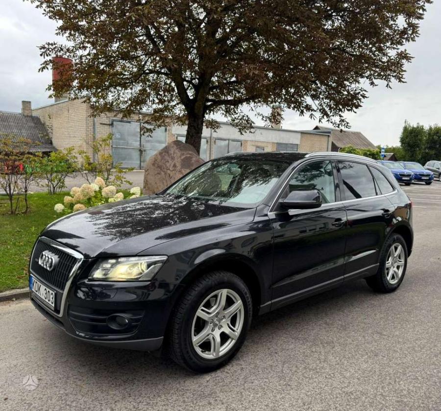 Melns Audi Q5 2010 Šauļi, ar dzinēja tilpumu 2.00 L un nobraukumu 285 tūkst. km par 6990 €, foto 4 vietnē AUTOMOTO.COM.LV
