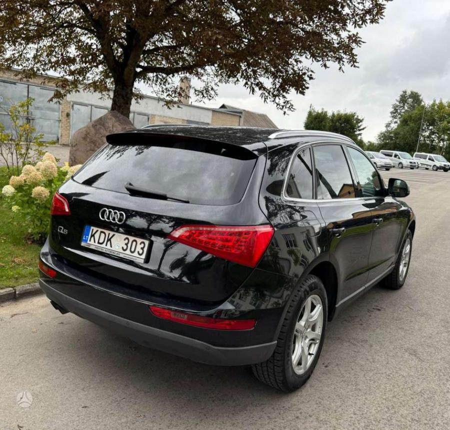 Melns Audi Q5 2010 Šauļi, ar dzinēja tilpumu 2.00 L un nobraukumu 285 tūkst. km par 6990 €, foto 18 vietnē AUTOMOTO.COM.LV