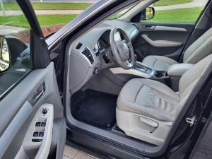Melns Audi Q5 2010 Šauļi, ar dzinēja tilpumu 2.00 L un nobraukumu 285 tūkst. km par 6990 €, foto 21 vietnē AUTOMOTO.COM.LV