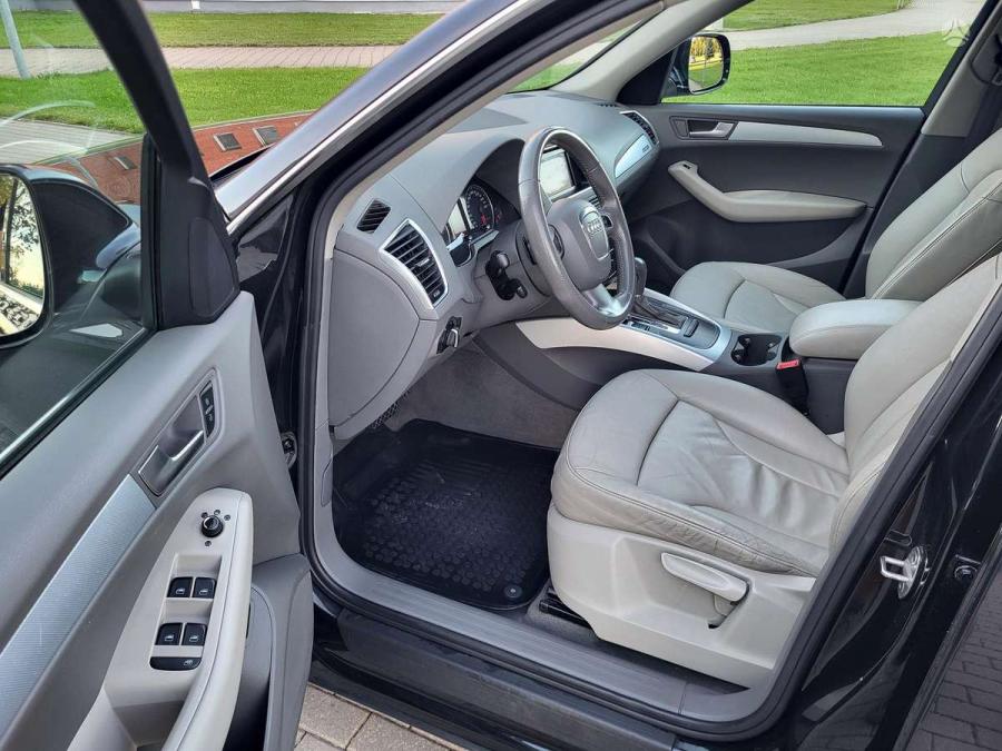 Melns Audi Q5 2010 Šauļi, ar dzinēja tilpumu 2.00 L un nobraukumu 285 tūkst. km par 6990 €, foto 21 vietnē AUTOMOTO.COM.LV