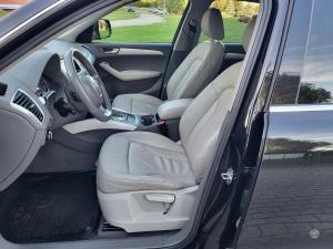Melns Audi Q5 2010 Šauļi, ar dzinēja tilpumu 2.00 L un nobraukumu 285 tūkst. km par 6990 €, foto 23 vietnē AUTOMOTO.COM.LV