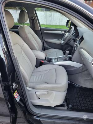 Melns Audi Q5 2010 Šauļi, ar dzinēja tilpumu 2.00 L un nobraukumu 285 tūkst. km par 6990 €, foto 24 vietnē AUTOMOTO.COM.LV