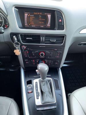 Melns Audi Q5 2010 Šauļi, ar dzinēja tilpumu 2.00 L un nobraukumu 285 tūkst. km par 6990 €, foto 25 vietnē AUTOMOTO.COM.LV