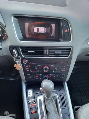 Melns Audi Q5 2010 Šauļi, ar dzinēja tilpumu 2.00 L un nobraukumu 285 tūkst. km par 6990 €, foto 27 vietnē AUTOMOTO.COM.LV