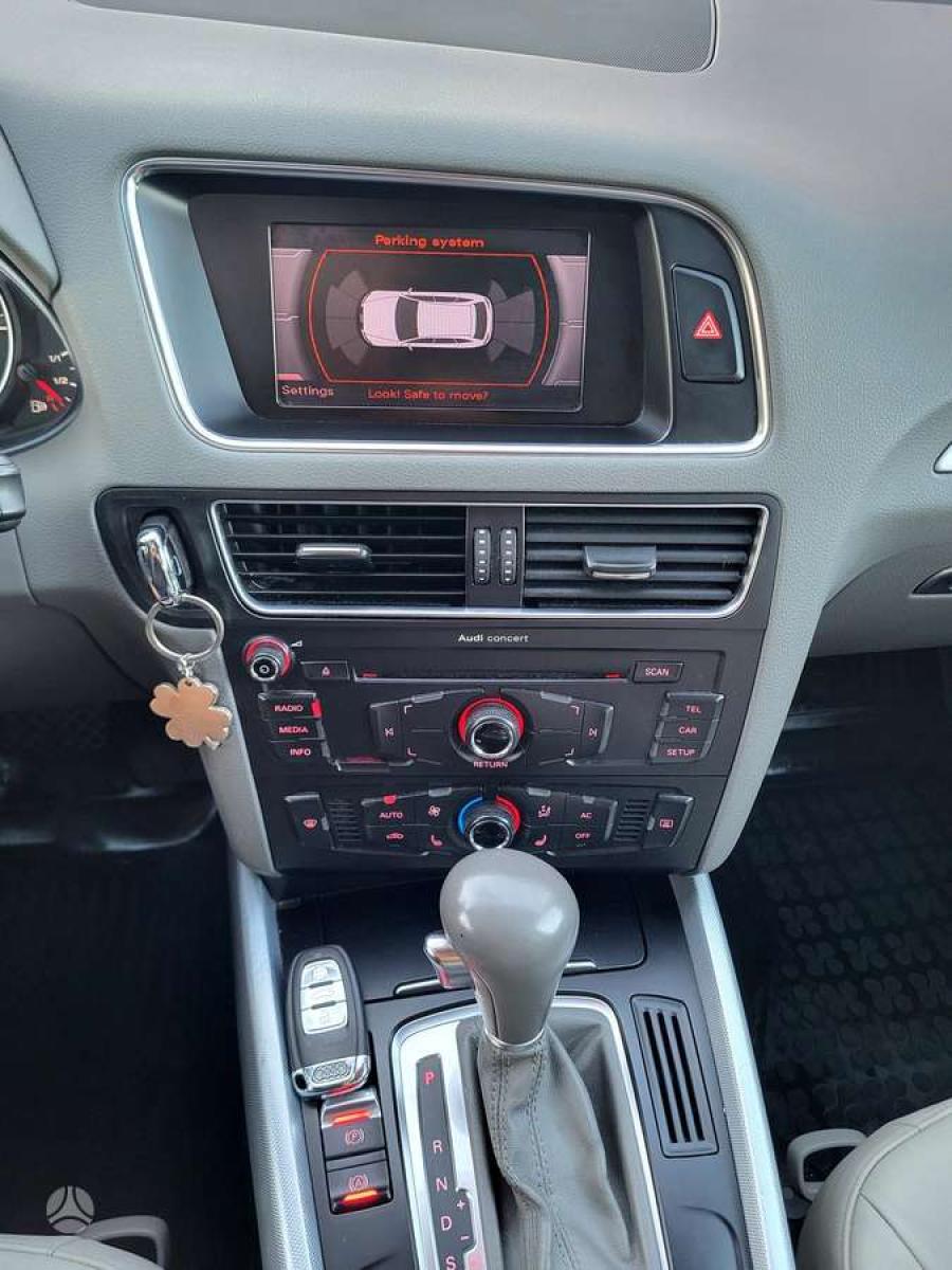 Melns Audi Q5 2010 Šauļi, ar dzinēja tilpumu 2.00 L un nobraukumu 285 tūkst. km par 6990 €, foto 27 vietnē AUTOMOTO.COM.LV