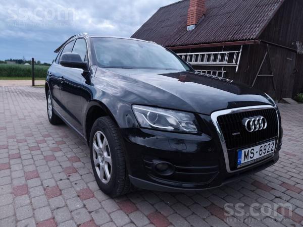 Black Audi Q5 2010 in Valmiera, with an engine capacity of 3.00 L and mileage of 438 thousand km for 5800 €, photo 1 on AUTOMOTO.COM.LV
