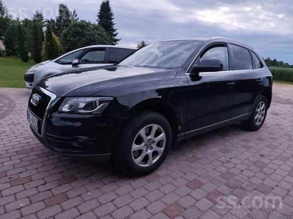 Black Audi Q5 2010 in Valmiera, with an engine capacity of 3.00 L and mileage of 438 thousand km for 5800 €, photo 3 on AUTOMOTO.COM.LV
