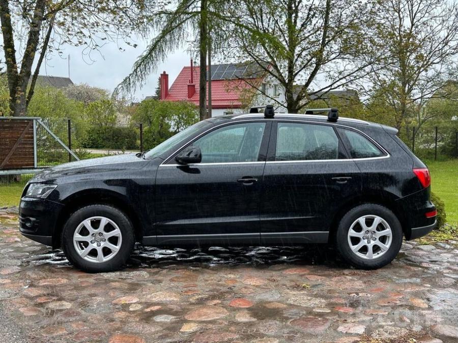 Melns Audi Q5 2011 Saldus, ar dzinēja tilpumu 2.00 L un nobraukumu 161 tūkst. km par 11150 €, foto 8 vietnē AUTOMOTO.COM.LV