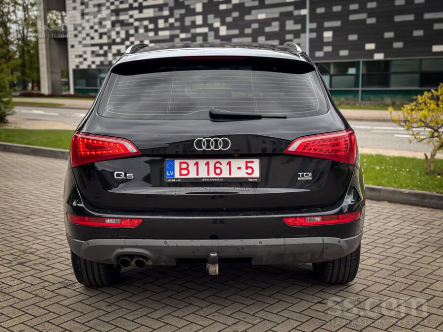 Melns Audi Q5 2011 Jelgava, ar dzinēja tilpumu 2.00 L un nobraukumu 0 tūkst. km par 11990 €, foto 6 vietnē AUTOMOTO.COM.LV