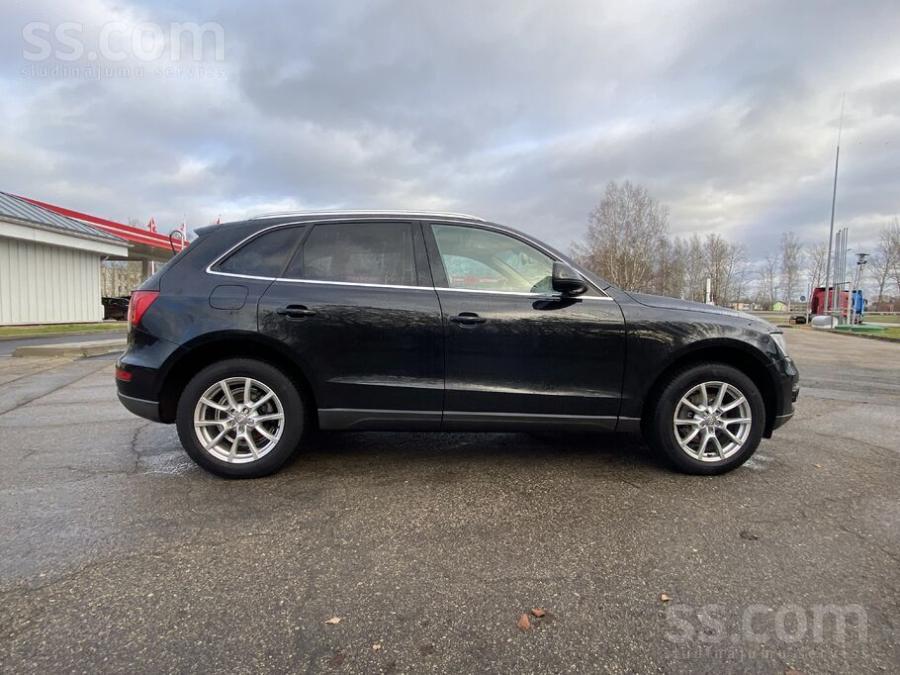 Black Audi Q5 2011 in Riga, with an engine capacity of 2.00 L and mileage of 0 thousand km for 9990 €, photo 4 on AUTOMOTO.COM.LV