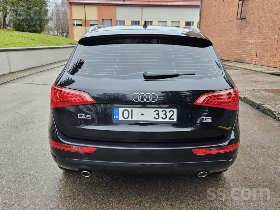 Black Audi Q5 2011 in Jekabpils, with an engine capacity of 3.00 L and mileage of 251 thousand km for 9990 €, photo 8 on AUTOMOTO.COM.LV