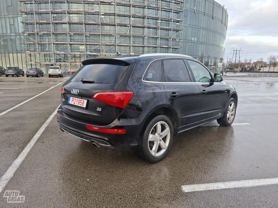 Black Audi Q5 2011 in Siauliai, with an engine capacity of 3.20 L and mileage of 262 thousand km for 7000 €, photo 3 on AUTOMOTO.COM.LV