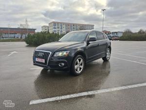 Black Audi Q5 2011 in Siauliai, with an engine capacity of 3.20 L and mileage of 262 thousand km for 7000 €, photo 7 on AUTOMOTO.COM.LV