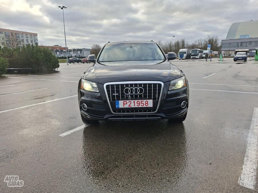 Black Audi Q5 2011 in Siauliai, with an engine capacity of 3.20 L and mileage of 262 thousand km for 7000 €, photo 8 on AUTOMOTO.COM.LV