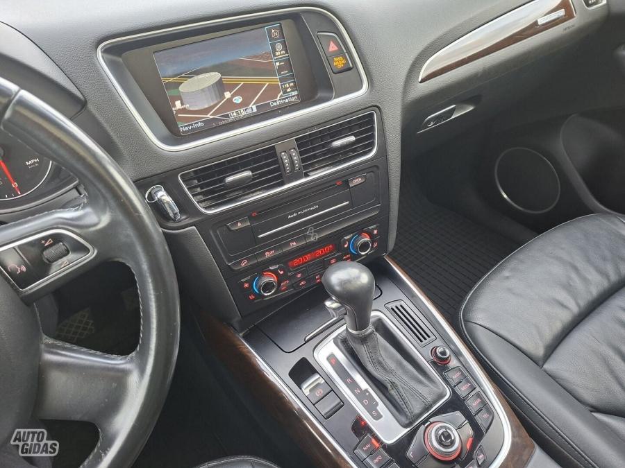 Black Audi Q5 2011 in Siauliai, with an engine capacity of 3.20 L and mileage of 262 thousand km for 7000 €, photo 18 on AUTOMOTO.COM.LV