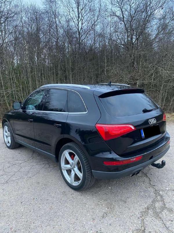 Melns Audi Q5 2011 Telšiai, ar dzinēja tilpumu 1.97 L un nobraukumu 250 tūkst. km par 9500 €, foto 4 vietnē AUTOMOTO.COM.LV