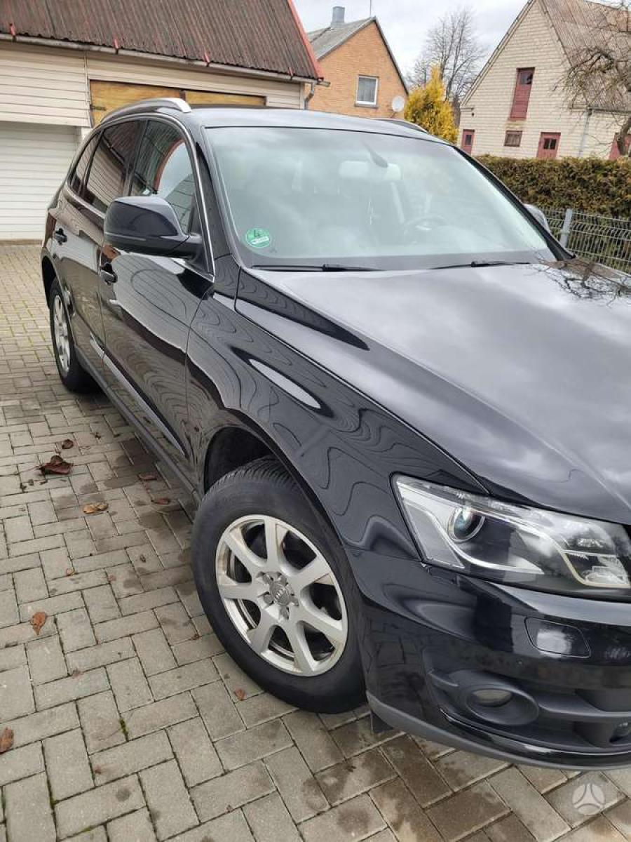 Melns Audi Q5 2011 Kuršėnai, ar dzinēja tilpumu 1.97 L un nobraukumu 231 tūkst. km par 9990 €, foto 2 vietnē AUTOMOTO.COM.LV