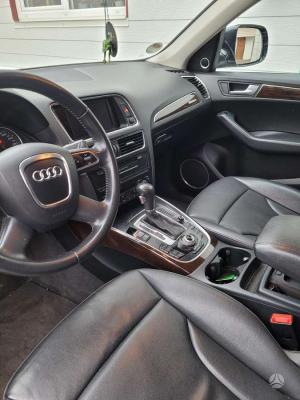 Melns Audi Q5 2011 Kuršėnai, ar dzinēja tilpumu 1.97 L un nobraukumu 231 tūkst. km par 9990 €, foto 8 vietnē AUTOMOTO.COM.LV