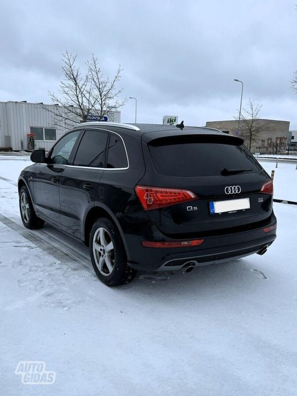 Black Audi Q5 2011 in Vilnius, with an engine capacity of 3.20 L and mileage of 249 thousand km for 6900 €, photo 5 on AUTOMOTO.COM.LV