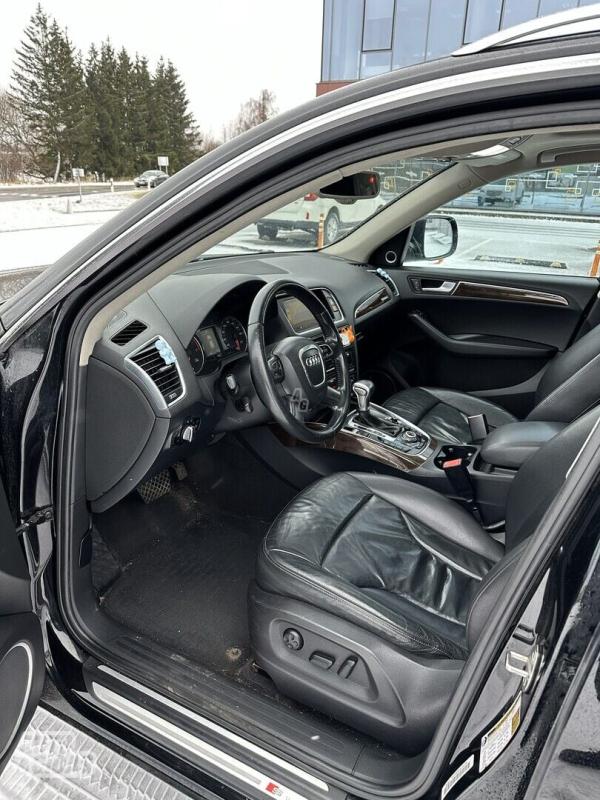 Black Audi Q5 2011 in Vilnius, with an engine capacity of 3.20 L and mileage of 249 thousand km for 6900 €, photo 9 on AUTOMOTO.COM.LV