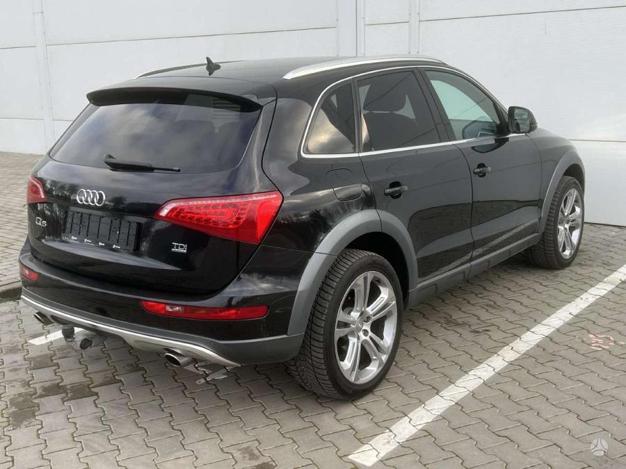 Melns Audi Q5 2011 Kauņa, ar dzinēja tilpumu 3.00 L un nobraukumu 200 tūkst. km par 11900 €, foto 6 vietnē AUTOMOTO.COM.LV