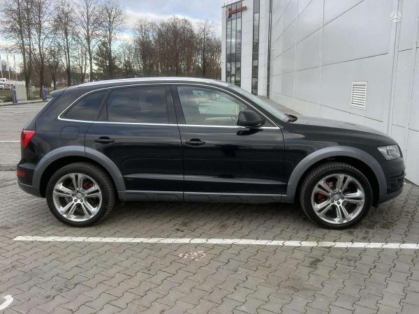 Black Audi Q5 2011 in Kaunas, with an engine capacity of 3.00 L and mileage of 200 thousand km for 11900 €, photo 7 on AUTOMOTO.COM.LV