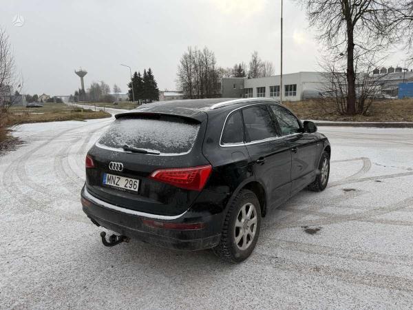 Black Audi Q5 2011 in Kaisiadorys, with an engine capacity of 2.00 L and mileage of 335 thousand km for 9600 €, photo 6 on AUTOMOTO.COM.LV
