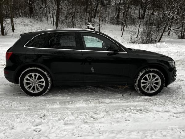Melns Audi Q5 2011 Viļņa, ar dzinēja tilpumu 2.00 L un nobraukumu 194 tūkst. km par 7400 €, foto 2 vietnē AUTOMOTO.COM.LV