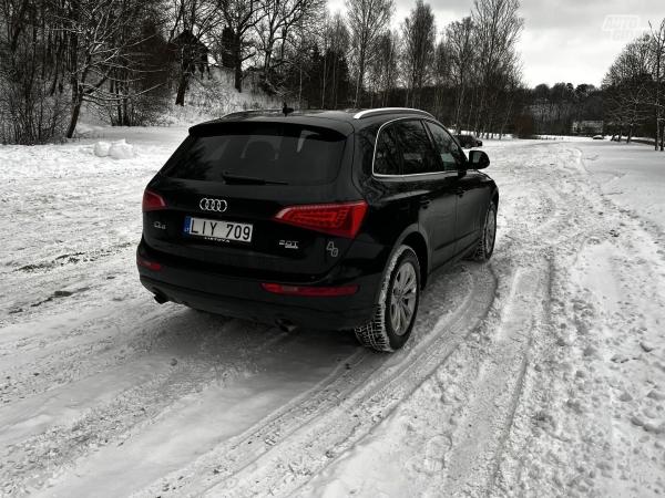 Melns Audi Q5 2011 Viļņa, ar dzinēja tilpumu 2.00 L un nobraukumu 194 tūkst. km par 7400 €, foto 3 vietnē AUTOMOTO.COM.LV
