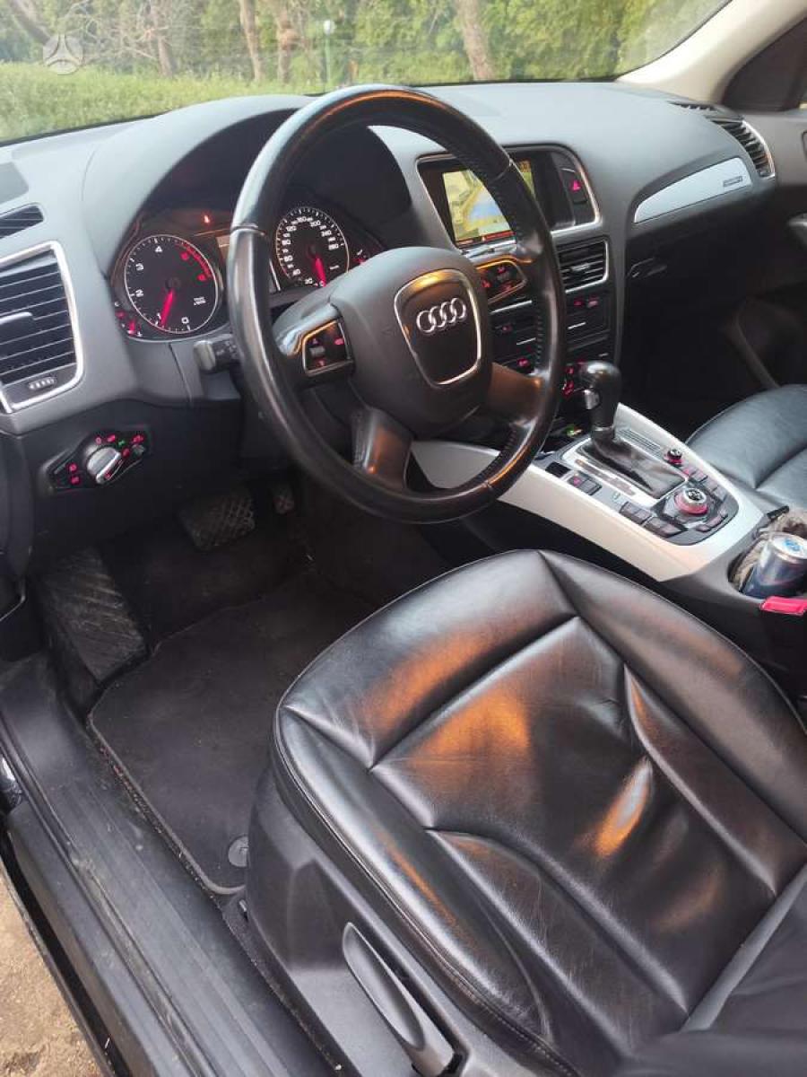 Black Audi Q5 2011 in Alytus, with an engine capacity of 1.97 L and mileage of 265 thousand km for 9999 €, photo 7 on AUTOMOTO.COM.LV